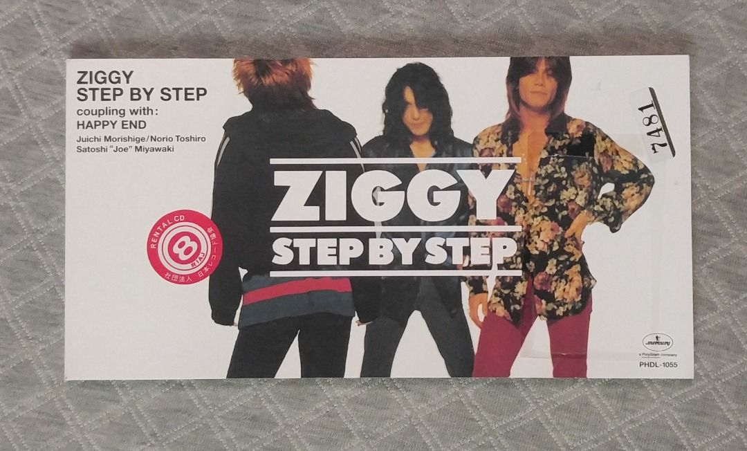 ZIGGY - STEP BY STEP (柯南 片尾曲) 日版 二手單曲 CD, 書籍、休閒與玩具, 樂器、音樂相關, CD、DVD在旋轉拍賣