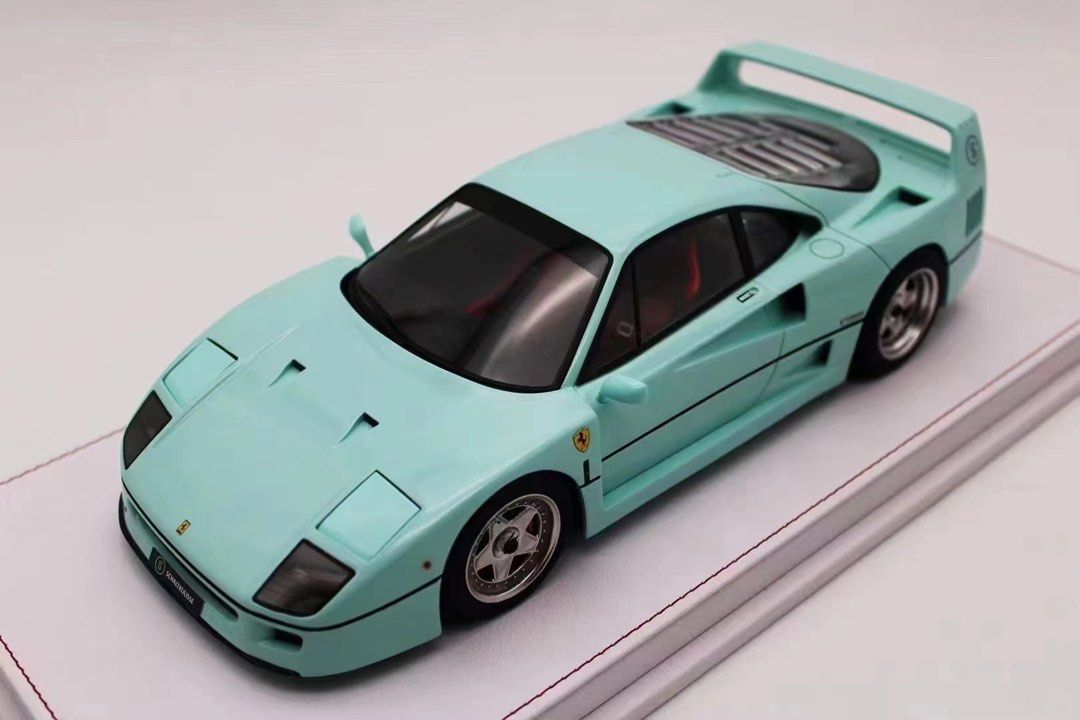 1/18 GL Model Ferrari F40 (come with display case - headlights able to ...