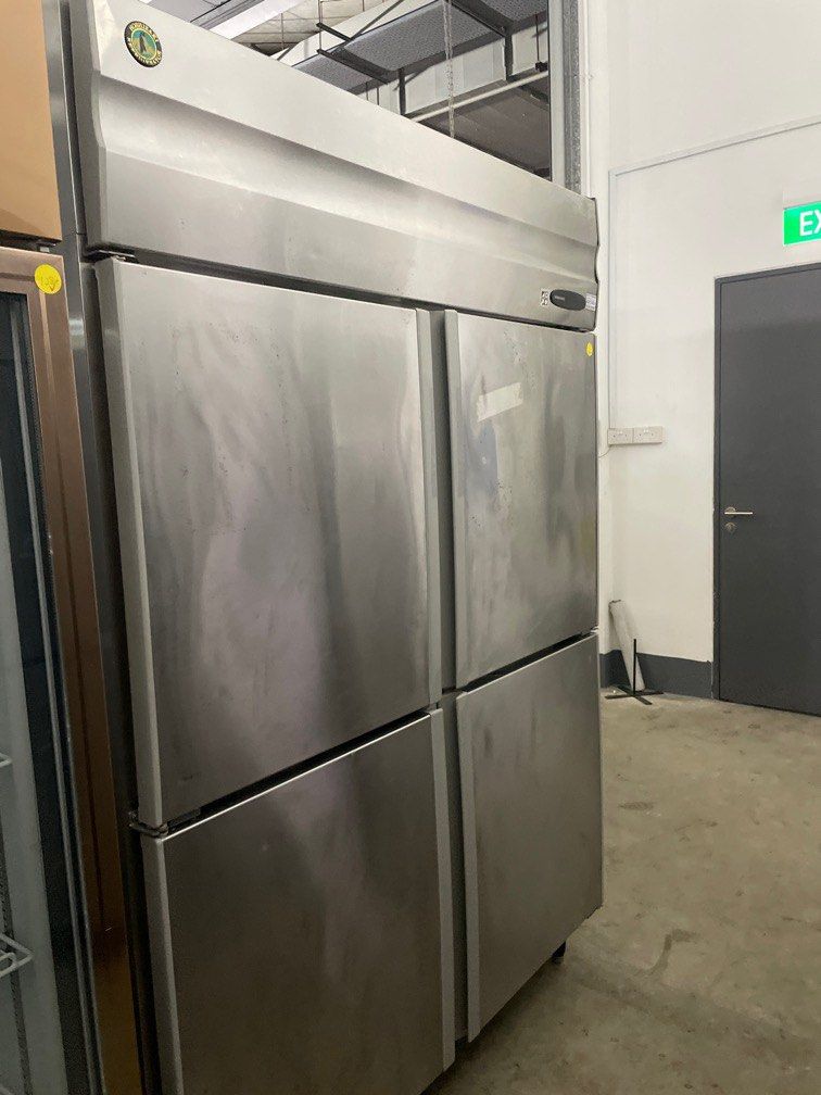 Big storage hoshizaki 4 door upright chiller / commercial upright ...