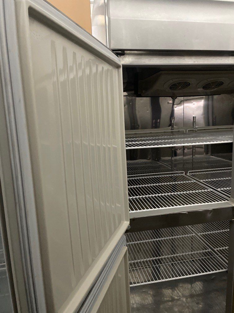 Big storage hoshizaki 4 door upright chiller / commercial upright ...