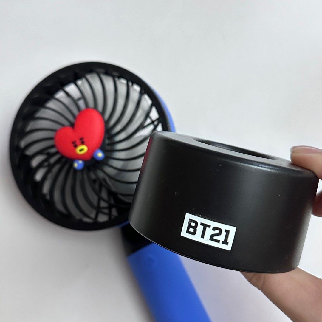 bt21 tata standing hand fan, Hobbies & Toys, Collectibles & Memorabilia ...