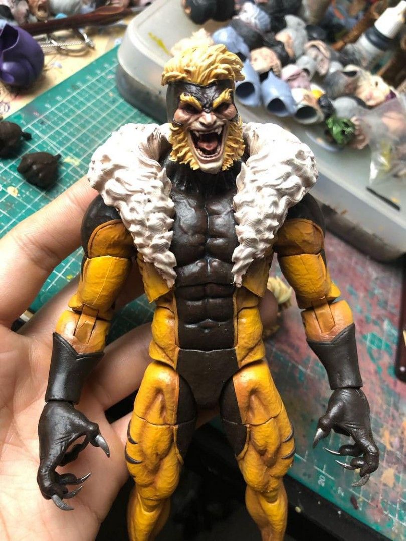 Custom Marvel Legends Sabretooth, Hobbies & Toys, Toys & Games on Carousell