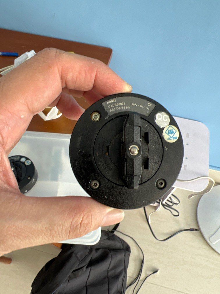 Eubiq power track UK power socket adapter, TV & Home Appliances ...