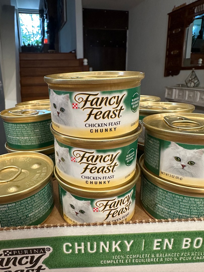 Fancy Feast (Chicken Feast Chunky) 33 cans, Pet Supplies, Pet Food on ...