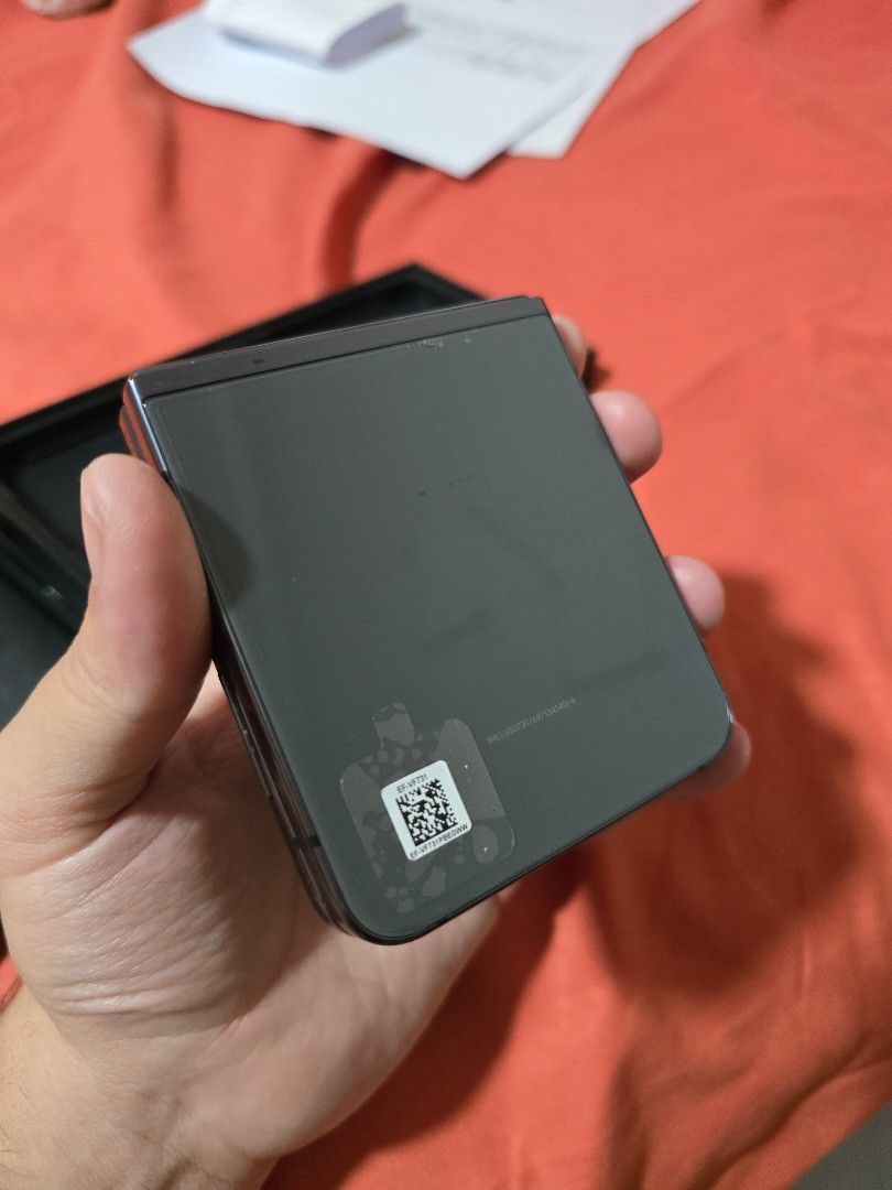 Galaxy Z Flip 5 Graphite 512GB, Mobile Phones & Gadgets, Mobile Phones ...