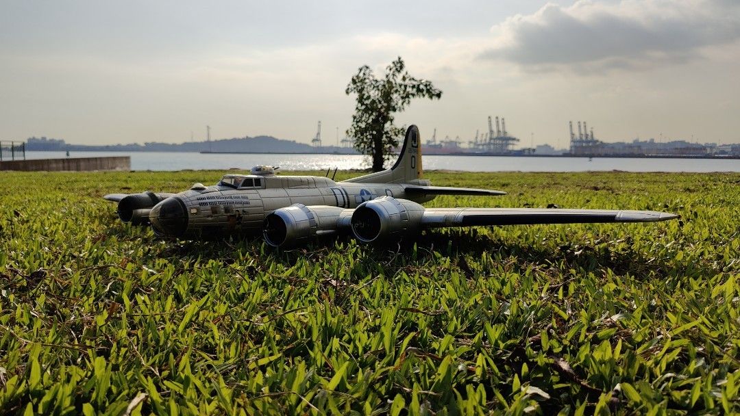 Hobbyking B-17 Flying Fortress PNP RC plane, Hobbies & Toys, Toys ...