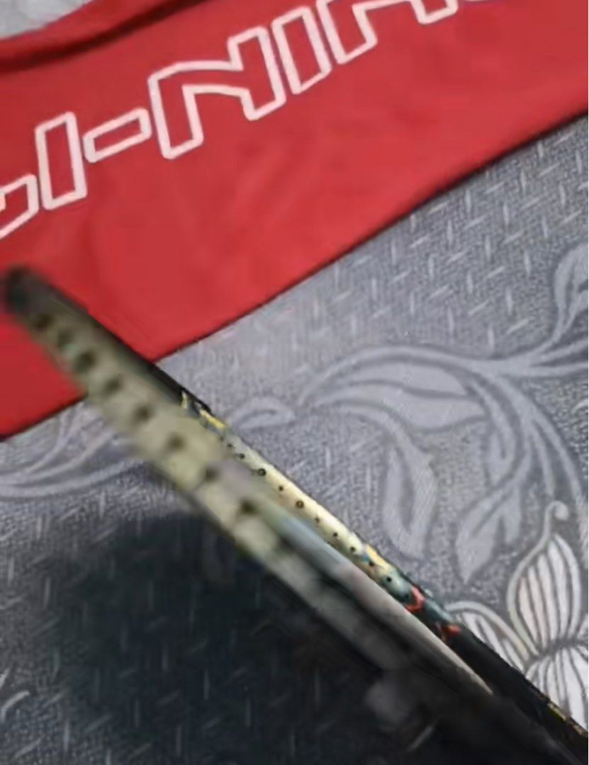 Li Ning Badminton Racket AXFORCE 100 Offensive Single Badminton Racket ...