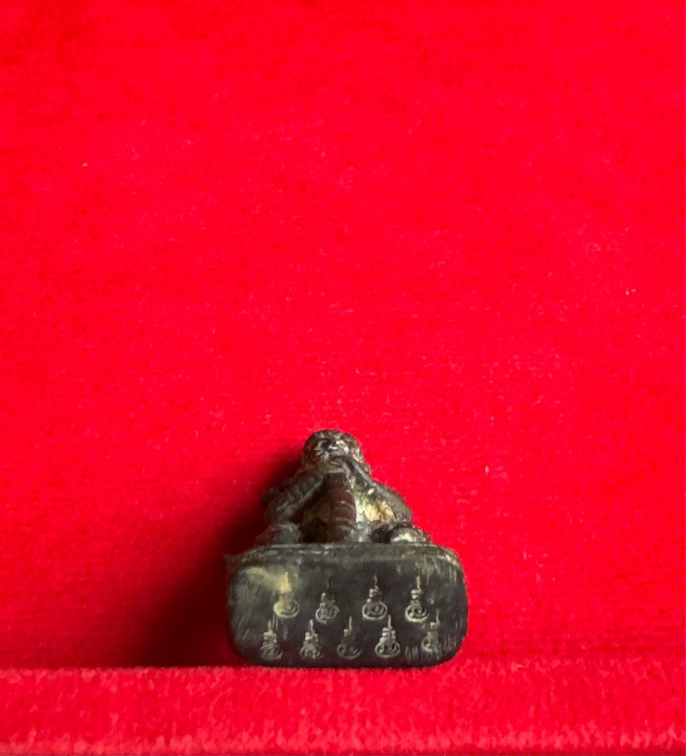 Lp Moon Phra Taowesuwan Roop Lor (9 Code), Hobbies & Toys, Memorabilia ...