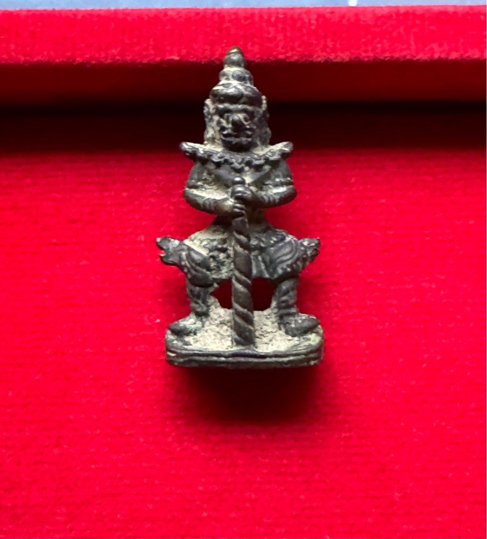 Lp Moon Phra Taowesuwan Roop Lor (9 Code), Hobbies & Toys, Memorabilia ...