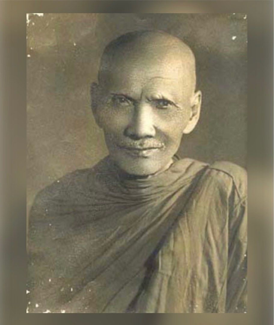 Lp Tae Roop Lor Kumantong (龙普爹全泰三大坤平大师), Hobbies & Toys, Memorabilia ...