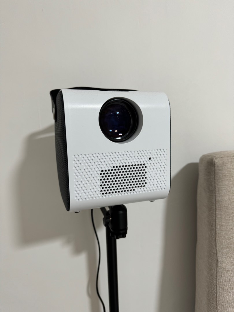 Lumps Ray Smart Projector, TV & Home Appliances, TV & Entertainment ...