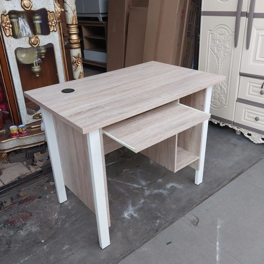 Meja Komputer Orbitrend Melvin Meja Kerja Kantor Meja Laptop, Perabotan ...