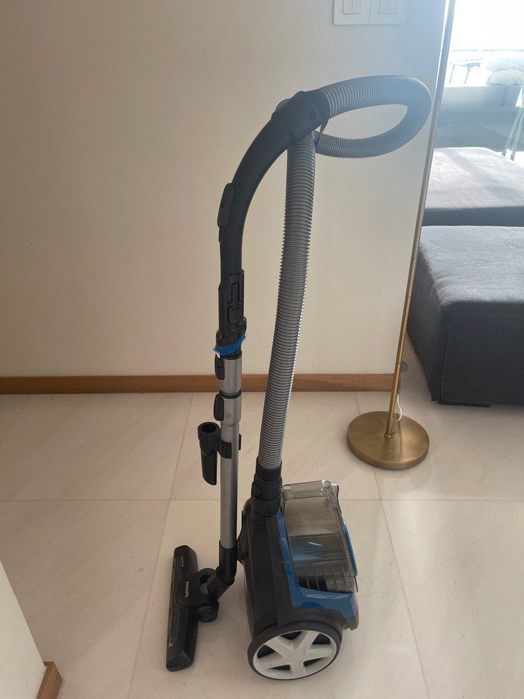 Philips power cyclone 5 vacuum, Furniture & Home Living, Cleaning ...