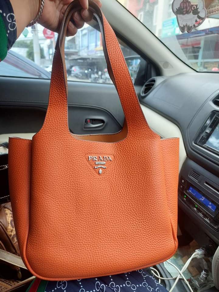PRADA MADE IN ITALY FULL KULIT ASLI, Fesyen Wanita, Tas & Dompet di ...