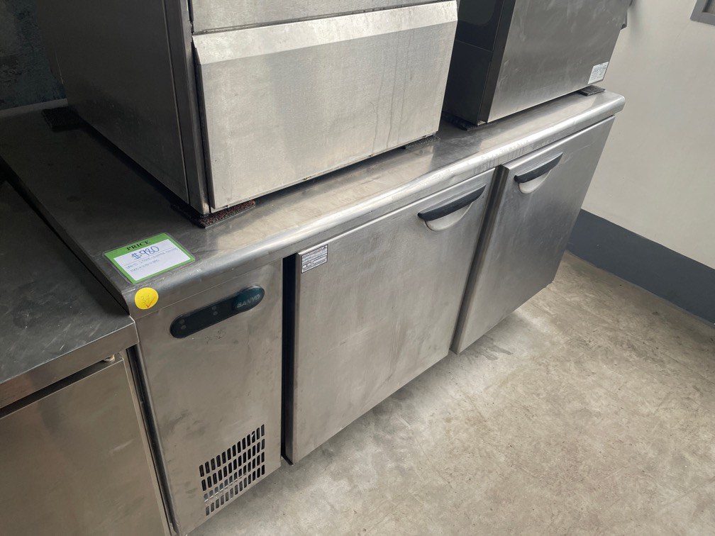 Sanyo 2 door counter chiller 1500*750 / commercial counter chiller, TV ...
