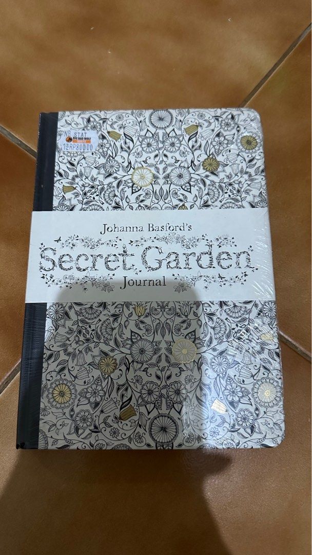 Secret Garden Journal Coloring book, Buku & Alat Tulis, Buku di Carousell