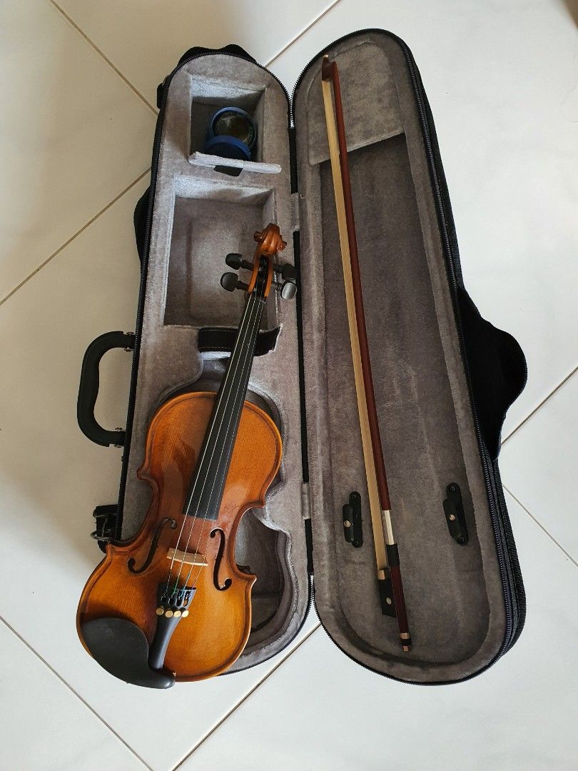 Synwin 1/10 student violin (SV1005/SV101005) - at half price, Hobbies ...