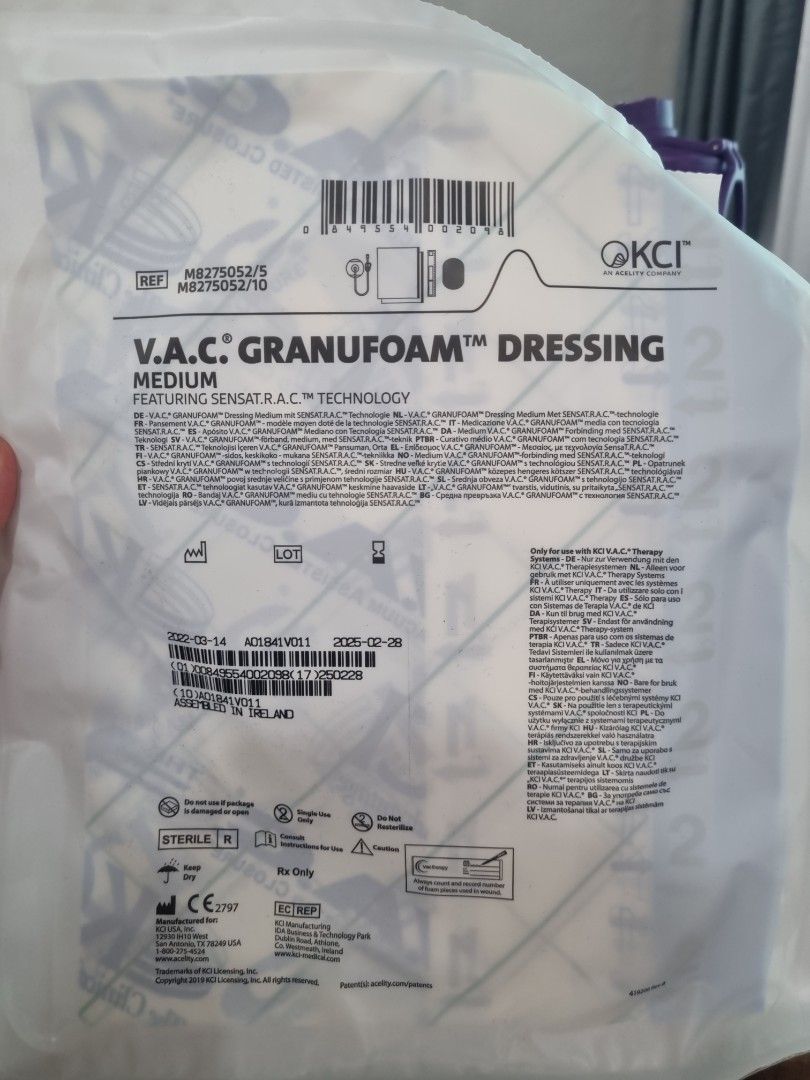 Vac granufoam dressing medium, exp Feb 2025, Health & Nutrition ...