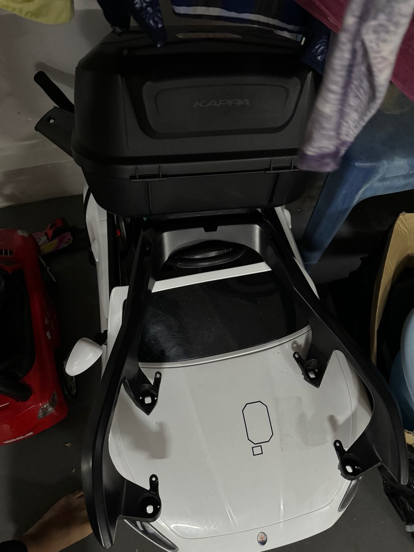 Xmax V2 Box and Box Rack (Kappa) looks very new, Motorcycles ...