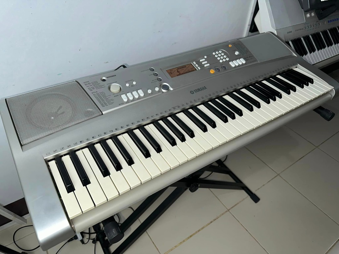 Yamaha PSR E303 Piano Keyboard Organ Touch Response 61 Keys, Hobbies & Toys, Music & Media ...