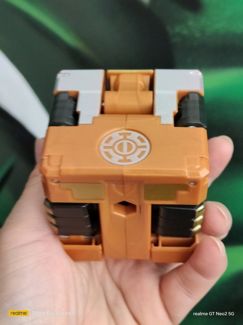 Bakugan Geogan Deka, Hyenix, Jumbo Collectible Transforming Figure ...