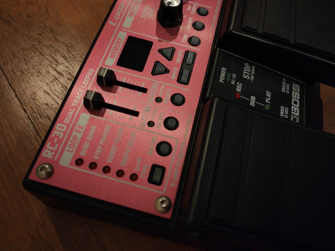 BOSS RC30 loop station, Hobbies & Toys, Music & Media, Musical Instruments on Carousell
