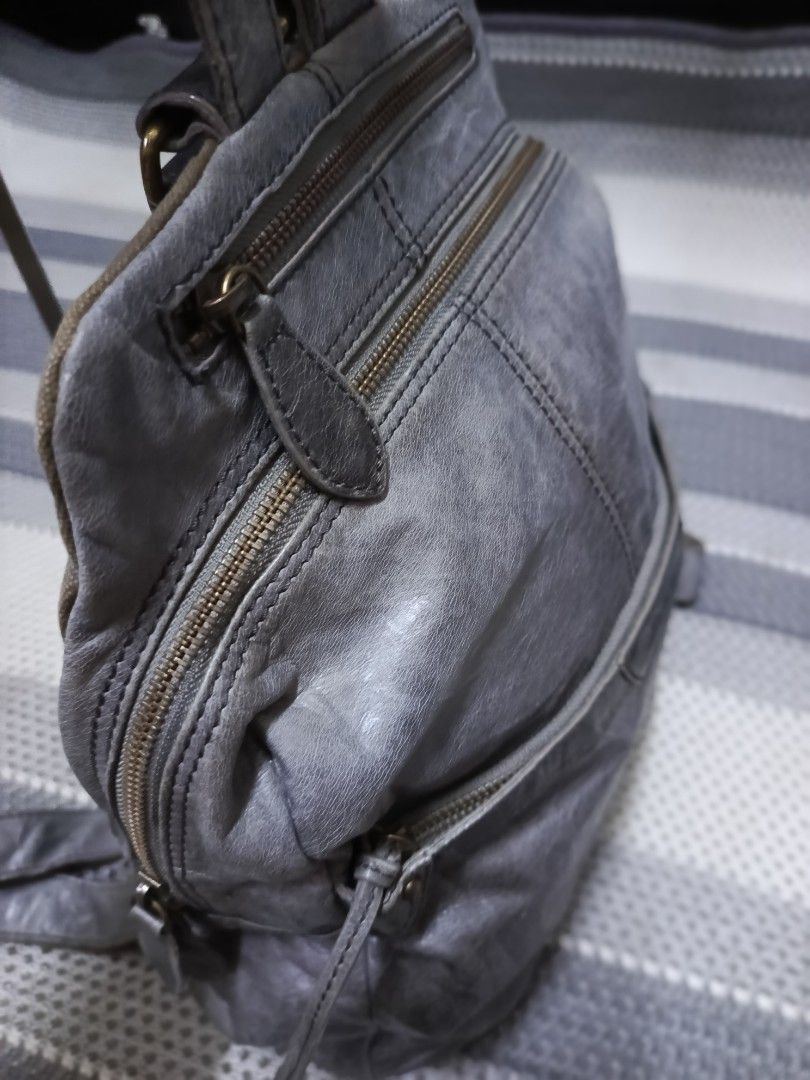 Dakota leather bagpack style, Women's Fashion, Bags & Wallets ...