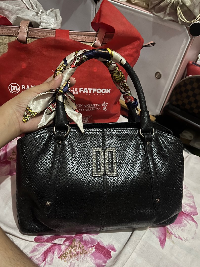 Daks London 2way bag, Luxury, Bags & Wallets on Carousell