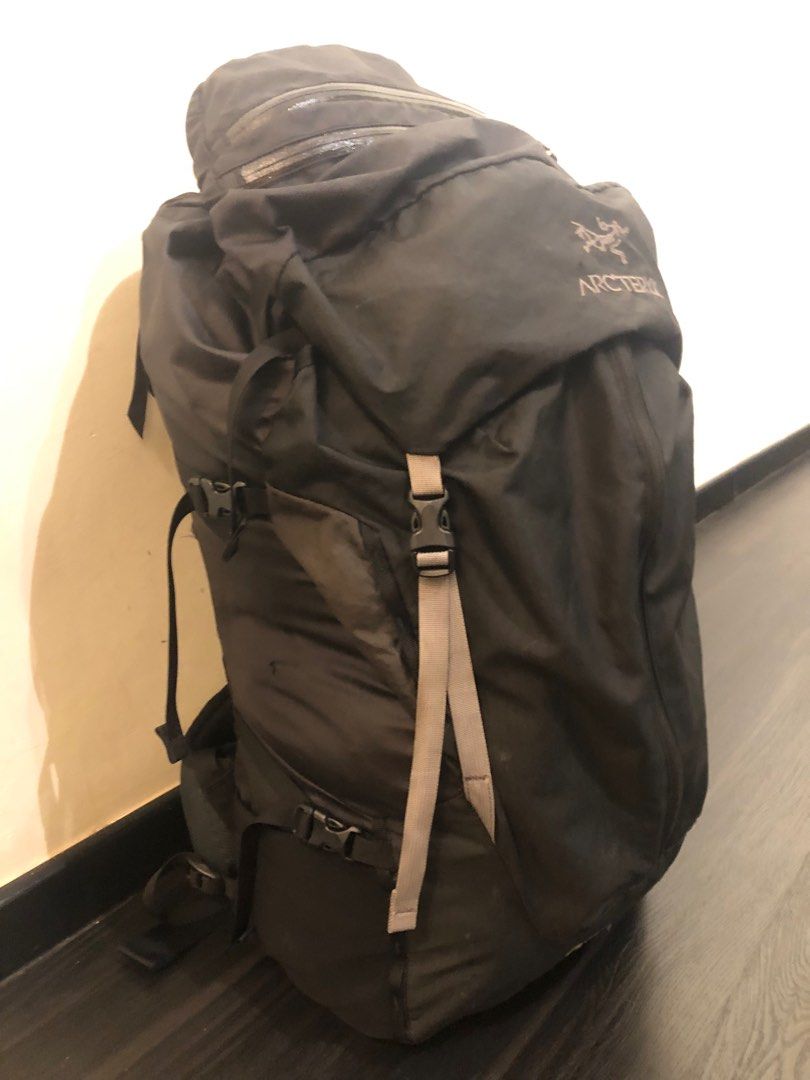 For rent: Arcteryx Axios 48L backpack, Men's Fashion, Bags, Backpacks ...