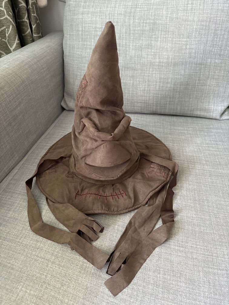 Harry Potter Wizarding World Sorting Hat, Hobbies & Toys, Toys & Games ...