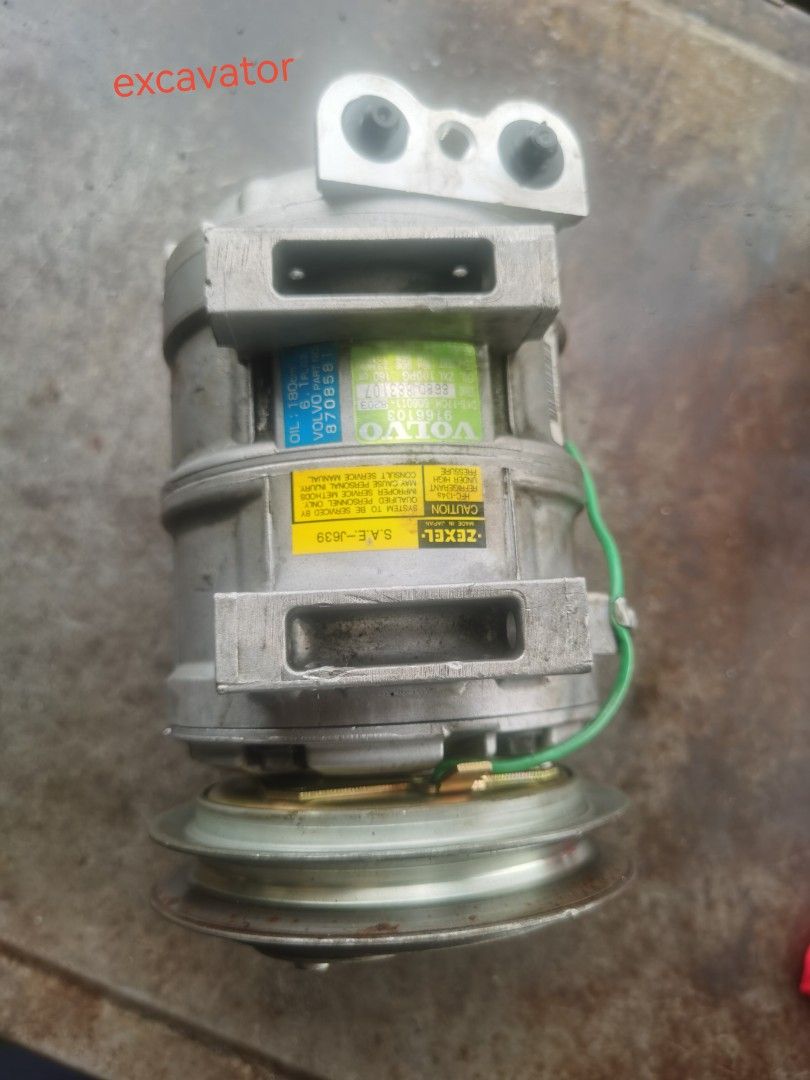 Hitachi Excavator AC compressor, Auto Accessories on Carousell