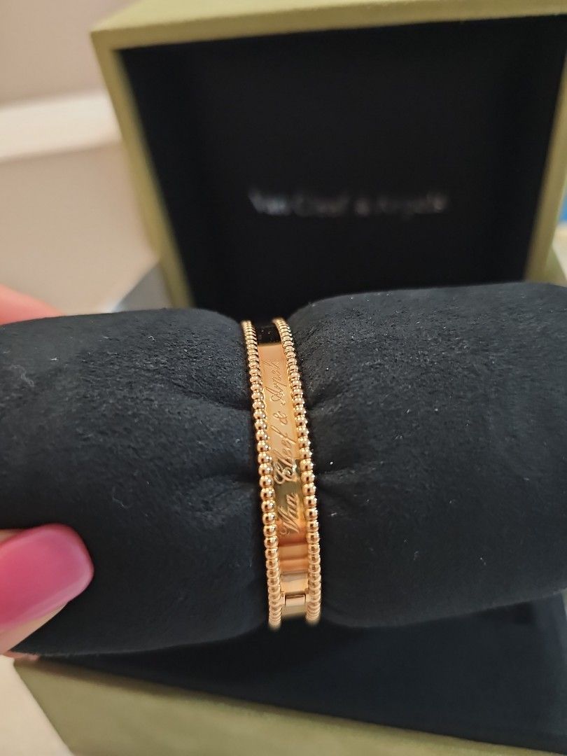 Like new VCA signature perlee bracelet, Luxury, Accessories on Carousell