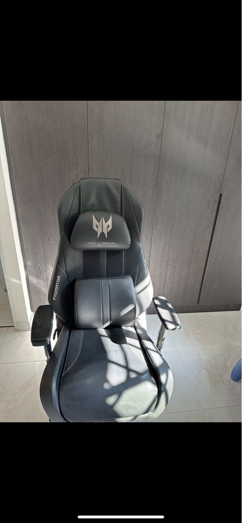 OSIM PREDATOR GAMING MASSAGE CHAIR, Furniture & Home Living, Furniture ...