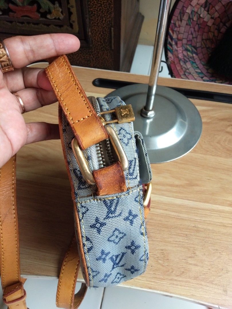 sling baglv mini juliet, Fesyen Wanita, Tas & Dompet di Carousell