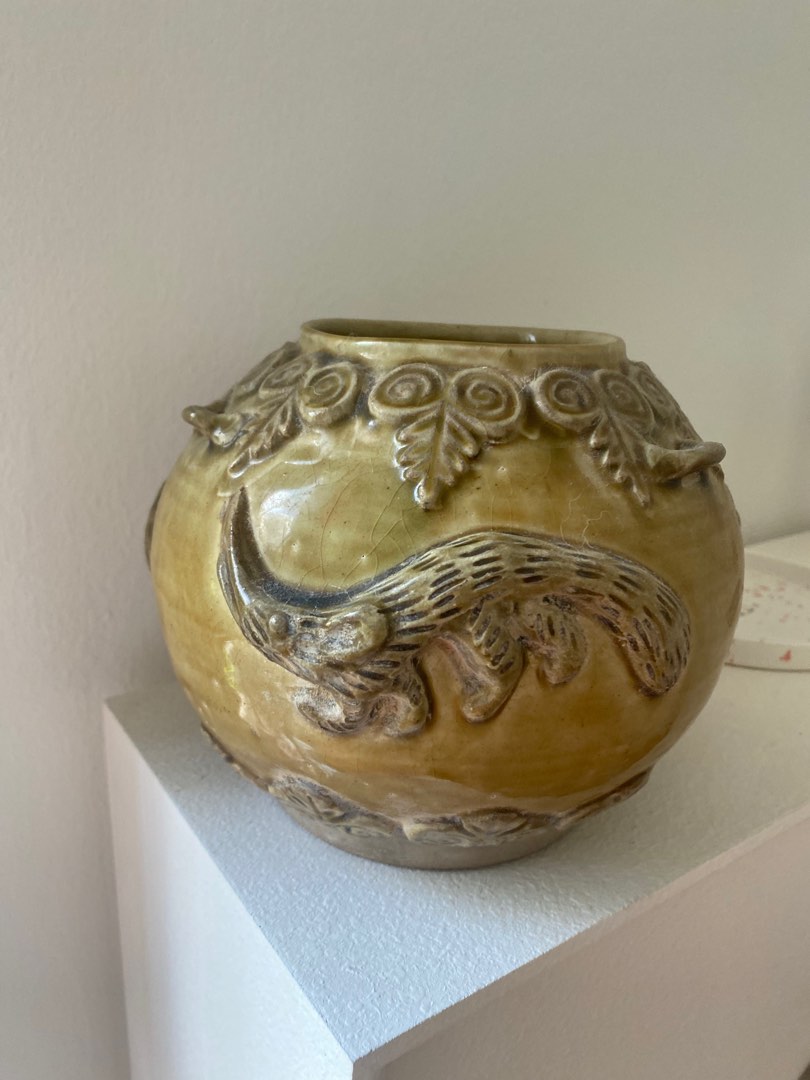 Very old vintage pot antique, Hobbies & Toys, Memorabilia ...