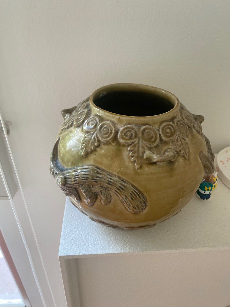Very old vintage pot antique, Hobbies & Toys, Memorabilia ...