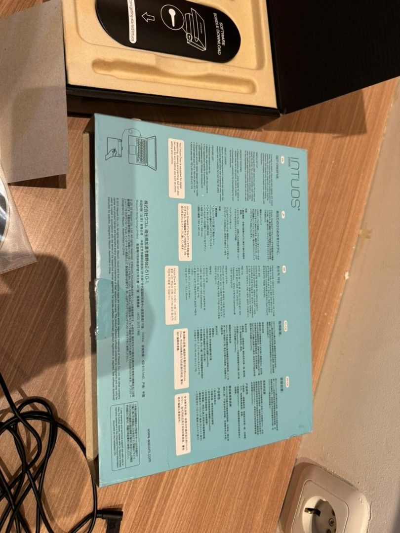 Wacom Intuos Draw CTL-490 (White), Elektronik, Bagian Komputer & Aksesoris di Carousell