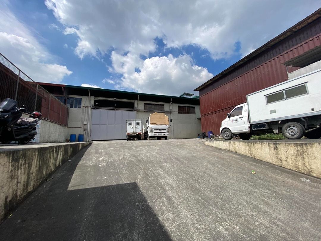 WAREHOUSE FOR SALE IN BRGY. TATALON QUEZON CITY 1,080SQM, Property, For ...