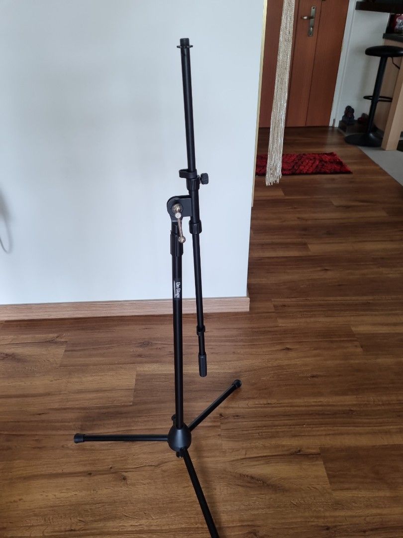 AKG compressed mic, Audio, Microphones on Carousell