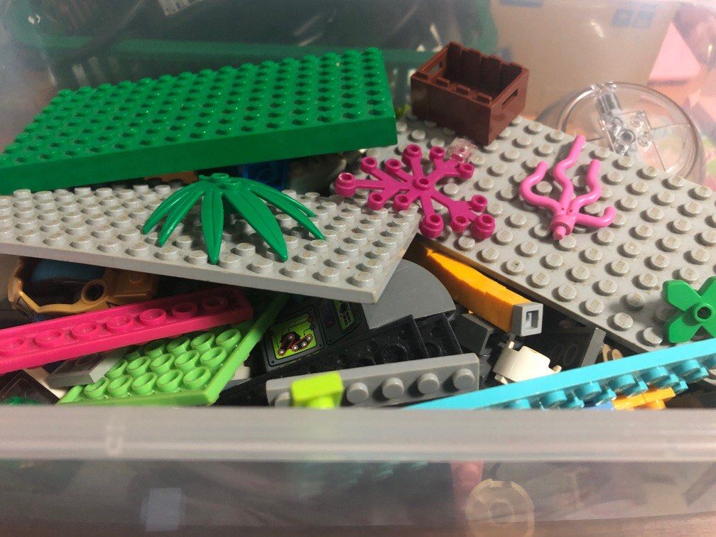 Box of lego pieces, Hobbies & Toys, Toys & Games on Carousell