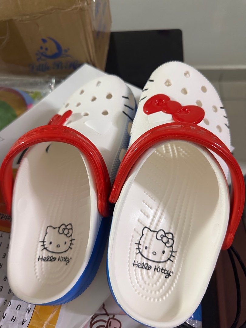 corcs x hello kitty, Women's Fashion, Footwear, Flipflops and Slides on ...