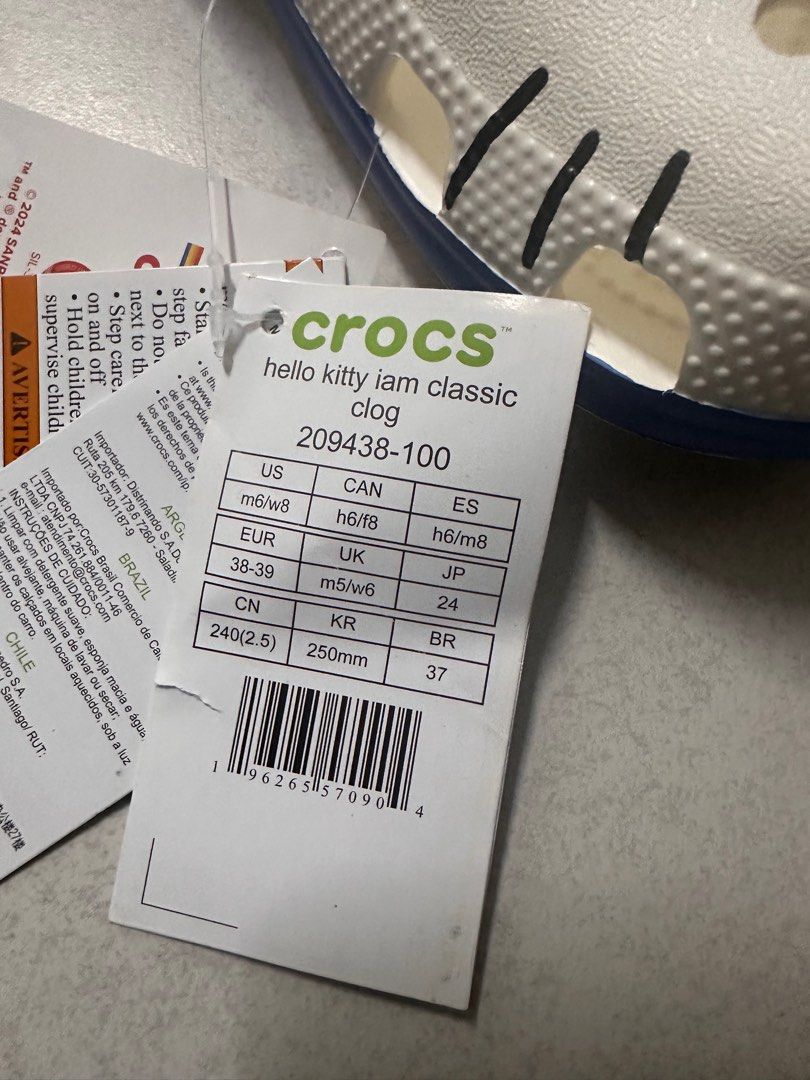 corcs x hello kitty, Women's Fashion, Footwear, Flipflops and Slides on ...