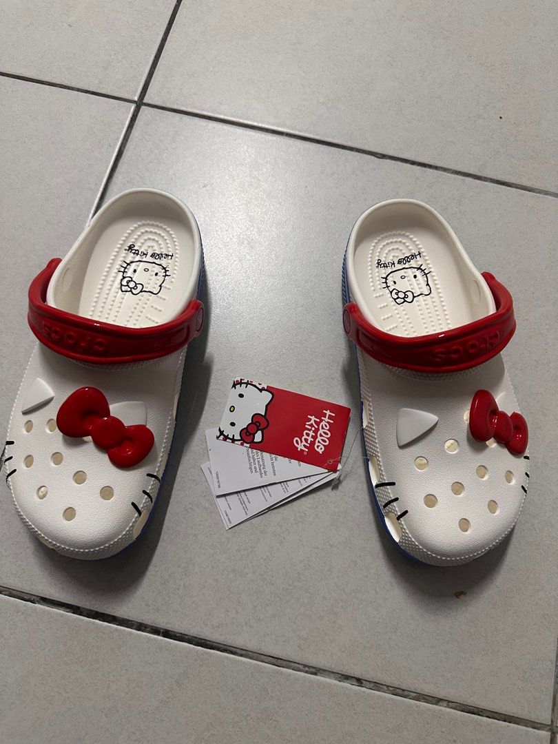 corcs x hello kitty, Women's Fashion, Footwear, Flipflops and Slides on ...