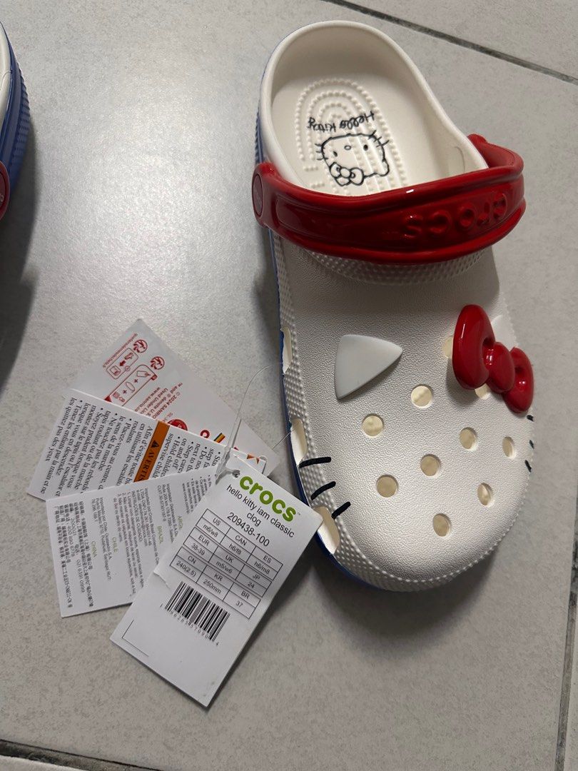 corcs x hello kitty, Women's Fashion, Footwear, Flipflops and Slides on ...