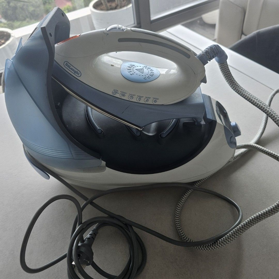 DELONGHI STEAM GENERATOR IRON, TV & Home Appliances, Irons & Steamers ...