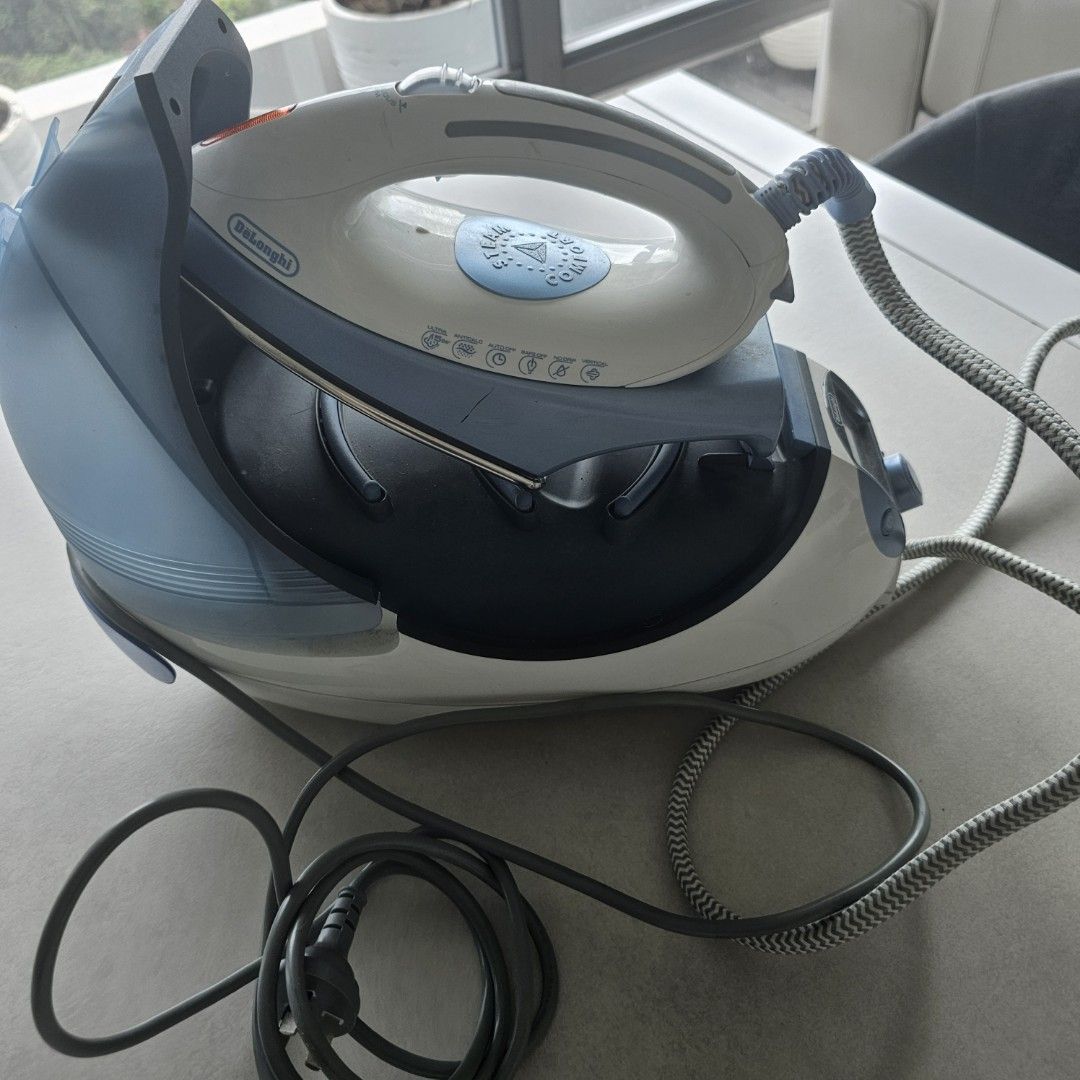 DELONGHI STEAM GENERATOR IRON, TV & Home Appliances, Irons & Steamers ...