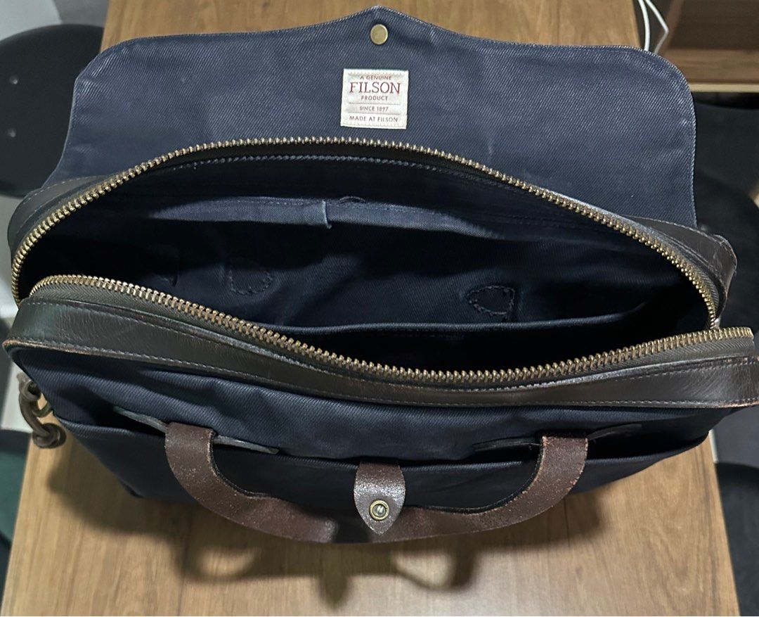 Filson Rugged Twill Original Briefcase Navy, Men's Fashion, Bags ...