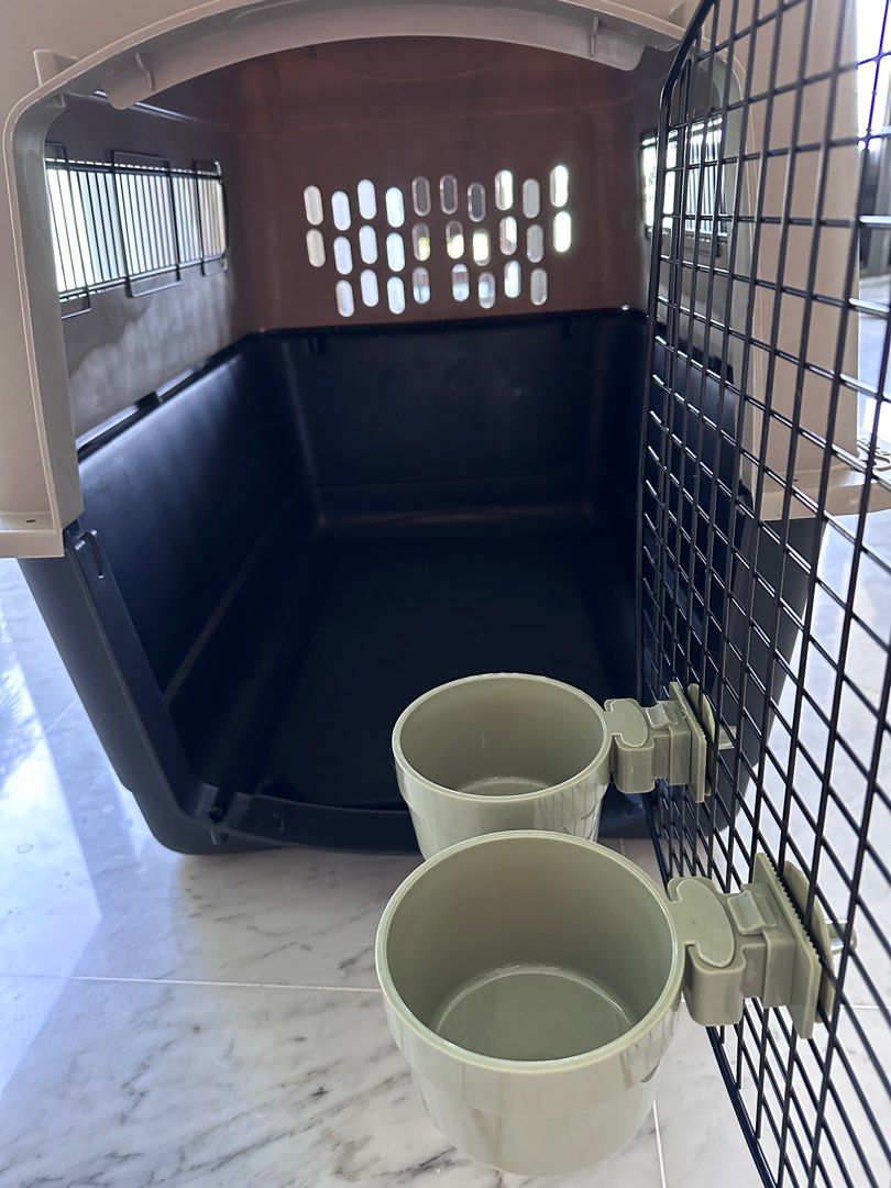 IATA approved Intermediate Dog Crate, Pet Supplies, Homes & Other Pet ...