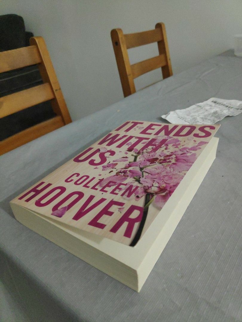 It Ends With Us (Original Book), Hobbies & Toys, Books & Magazines ...