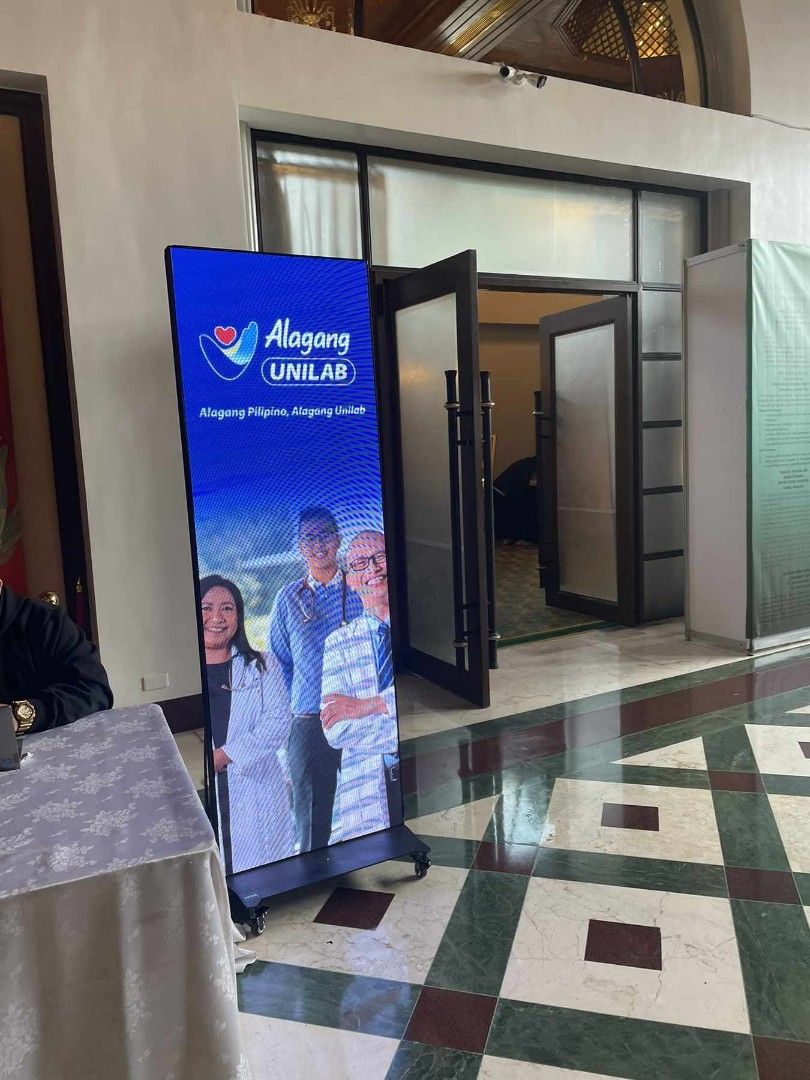 LED wall Digital poster for rent sale Android TV 55-inch kiosk standee ...